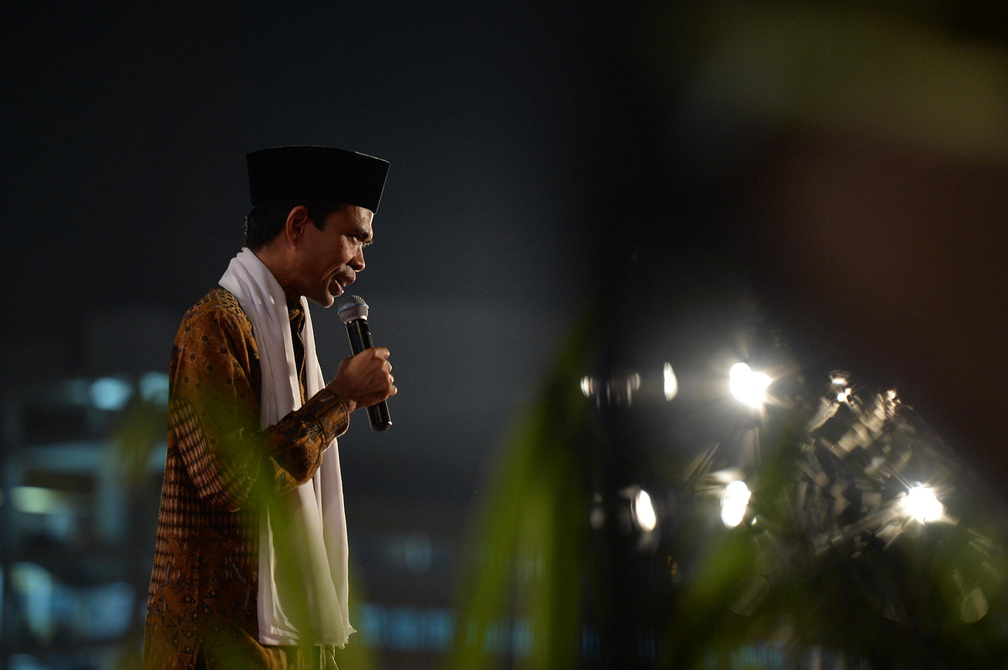 Edy Rahmayadi Dengarkan Tausiyah Ustaz Abdul Somad Tentang Takbir ...